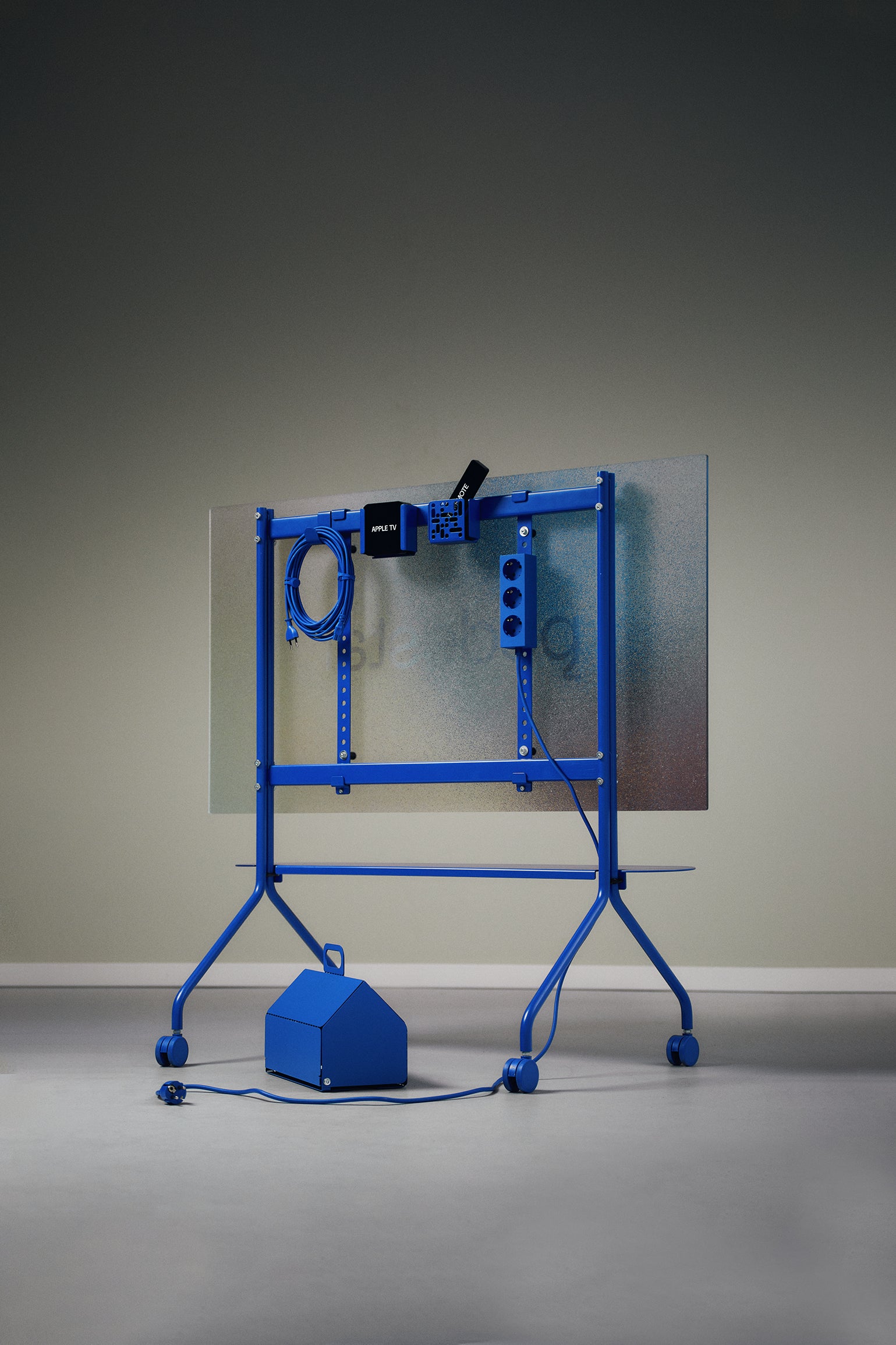 Køb en TV-stander fra Pedestal | Designtilbehør til TV'et